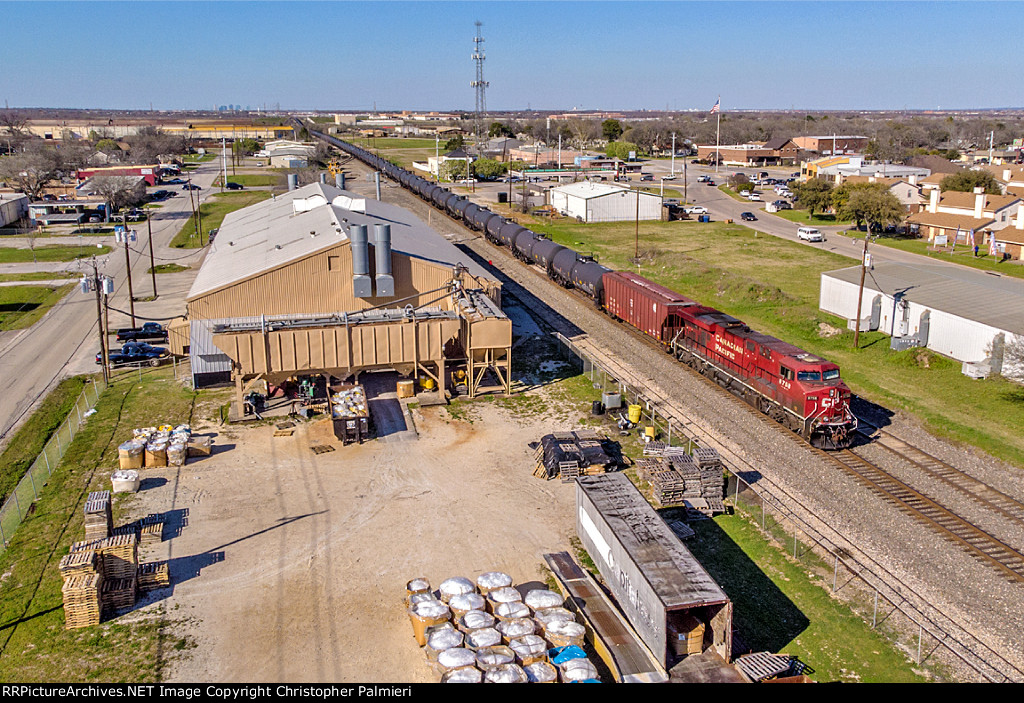 CP 8758 - Rear DPU on BNSF U-PLUCPG0-06